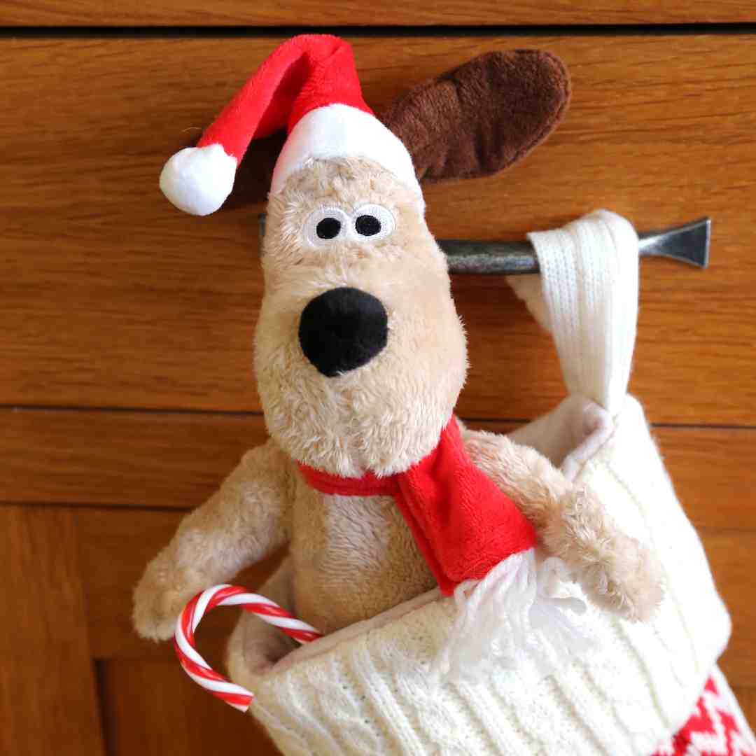 Christmas Gromit Soft Toy – Gromit Unleashed Shop