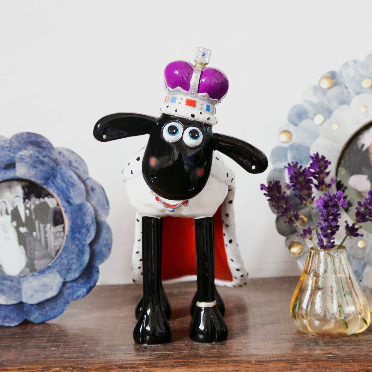 Happy & Glorious Shaun the Sheep Figurine – Gromit Unleashed Shop