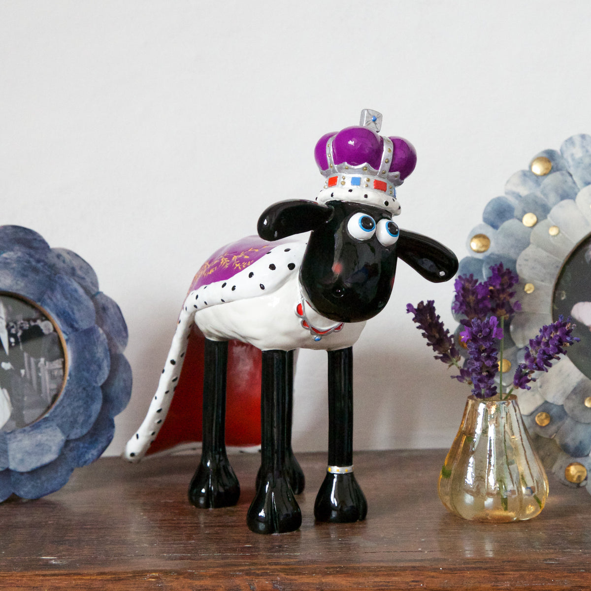 Happy & Glorious Shaun the Sheep Figurine – Gromit Unleashed Shop